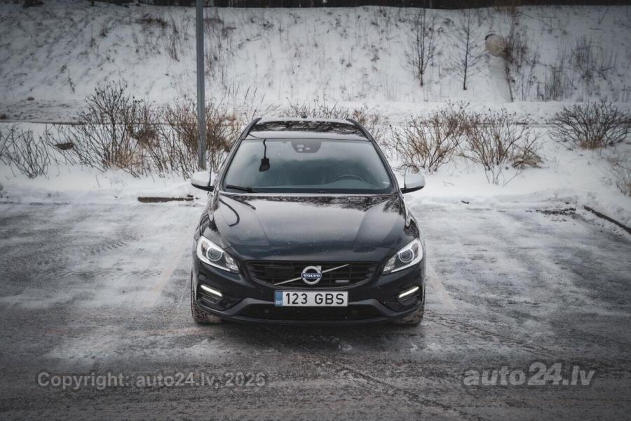 Melns Volvo V60 2015 Tallina, ar dzinēja tilpumu 2.40 L un nobraukumu 235 tūkst. km par 11990 €, foto 5 vietnē AUTOMOTO.COM.LV