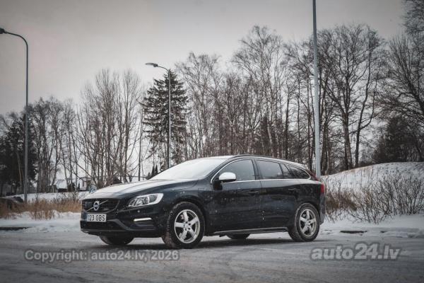Black Volvo V60 2015 in Tallinn, with an engine capacity of 2.40 L and mileage of 235 thousand km for 11990 €, photo 6 on AUTOMOTO.COM.LV