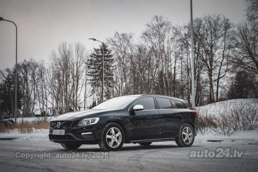 Melns Volvo V60 2015 Tallina, ar dzinēja tilpumu 2.40 L un nobraukumu 235 tūkst. km par 11990 €, foto 6 vietnē AUTOMOTO.COM.LV