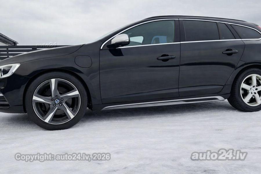 Melns Volvo V60 2015 Tallina, ar dzinēja tilpumu 2.40 L un nobraukumu 235 tūkst. km par 11990 €, foto 20 vietnē AUTOMOTO.COM.LV