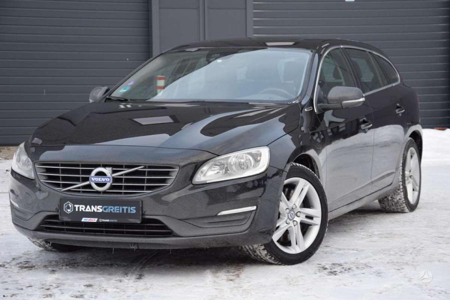 Melns Volvo V60 2015 Viļņa, ar dzinēja tilpumu 2.40 L un nobraukumu 267 tūkst. km par 7350 €, foto 1 vietnē AUTOMOTO.COM.LV