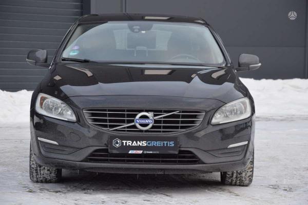 Melns Volvo V60 2015 Viļņa, ar dzinēja tilpumu 2.40 L un nobraukumu 267 tūkst. km par 7350 €, foto 2 vietnē AUTOMOTO.COM.LV