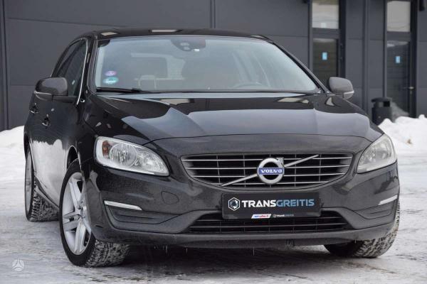 Melns Volvo V60 2015 Viļņa, ar dzinēja tilpumu 2.40 L un nobraukumu 267 tūkst. km par 7350 €, foto 3 vietnē AUTOMOTO.COM.LV