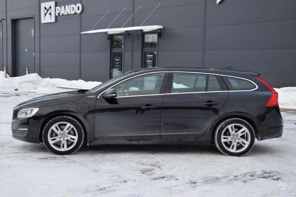 Melns Volvo V60 2015 Viļņa, ar dzinēja tilpumu 2.40 L un nobraukumu 267 tūkst. km par 7350 €, foto 7 vietnē AUTOMOTO.COM.LV