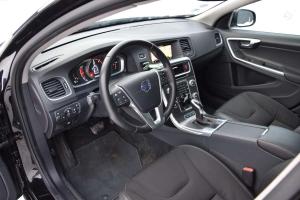 Black Volvo V60 2015 in Vilnius, with an engine capacity of 2.40 L and mileage of 267 thousand km for 7350 €, photo 13 on AUTOMOTO.COM.LV