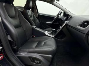 Black Volvo V60 2015 in Vilnius, with an engine capacity of 1.97 L and mileage of 176 thousand km for 9450 €, photo 13 on AUTOMOTO.COM.LV