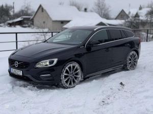 Black Volvo V60 2015 in Vilnius, with an engine capacity of 2.40 L and mileage of 263 thousand km for 8000 €, photo  on AUTOMOTO.COM.LV