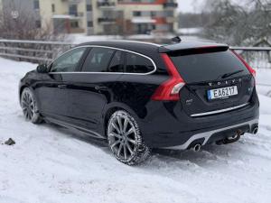Melns Volvo V60 2015 Viļņa, ar dzinēja tilpumu 2.40 L un nobraukumu 263 tūkst. km par 8000 €, foto 4 vietnē AUTOMOTO.COM.LV