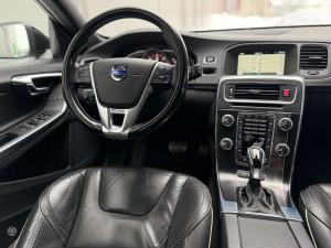 Melns Volvo V60 2015 Viļņa, ar dzinēja tilpumu 2.40 L un nobraukumu 263 tūkst. km par 8000 €, foto 10 vietnē AUTOMOTO.COM.LV