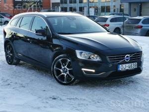 Melns Volvo V60 2015 Kuldīga, ar dzinēja tilpumu 2.00 L un nobraukumu 215 tūkst. km par 9200 €, foto 4 vietnē AUTOMOTO.COM.LV