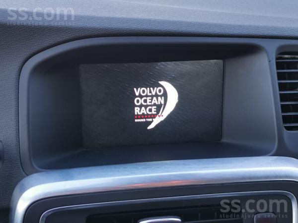 Black Volvo V60 2015 in Kuldiga, with an engine capacity of 2.00 L and mileage of 215 thousand km for 9500 €, photo 6 on AUTOMOTO.COM.LV