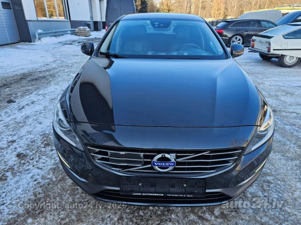Melns Volvo V60 2015 Tartu, ar dzinēja tilpumu 2.40 L un nobraukumu 230 tūkst. km par 8790 €, foto 2 vietnē AUTOMOTO.COM.LV