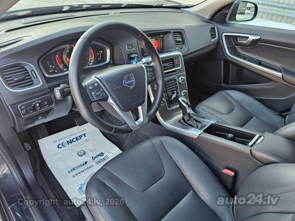 Melns Volvo V60 2015 Tartu, ar dzinēja tilpumu 2.40 L un nobraukumu 230 tūkst. km par 8790 €, foto 11 vietnē AUTOMOTO.COM.LV