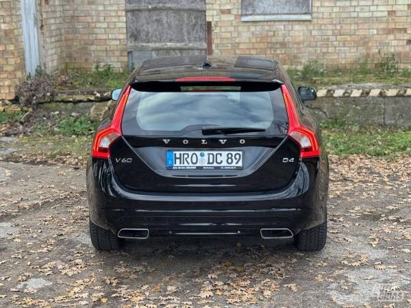 Melns Volvo V60 2015 Kupiškis, ar dzinēja tilpumu 2.00 L un nobraukumu 296 tūkst. km par 6650 €, foto 6 vietnē AUTOMOTO.COM.LV