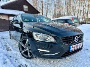Melns Volvo V60 2015 Šauļi, ar dzinēja tilpumu 1.97 L un nobraukumu 270 tūkst. km par 7450 €, foto  vietnē AUTOMOTO.COM.LV