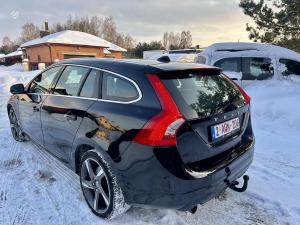 Melns Volvo V60 2015 Šauļi, ar dzinēja tilpumu 1.97 L un nobraukumu 270 tūkst. km par 7450 €, foto 8 vietnē AUTOMOTO.COM.LV