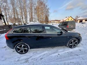 Melns Volvo V60 2015 Šauļi, ar dzinēja tilpumu 1.97 L un nobraukumu 270 tūkst. km par 7450 €, foto 14 vietnē AUTOMOTO.COM.LV