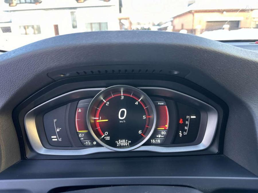 Melns Volvo V60 2015 Šauļi, ar dzinēja tilpumu 1.97 L un nobraukumu 270 tūkst. km par 7450 €, foto 20 vietnē AUTOMOTO.COM.LV