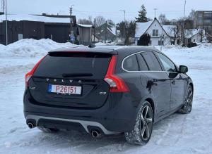 Black Volvo V60 2015 in Raseiniai, with an engine capacity of 1.98 L and mileage of 280 thousand km for 7350 €, photo 9 on AUTOMOTO.COM.LV