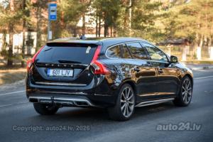 Black Volvo V60 2015 in Parnu, with an engine capacity of 2.40 L and mileage of 292 thousand km for 10900 €, photo 4 on AUTOMOTO.COM.LV