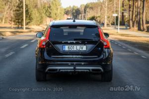 Black Volvo V60 2015 in Parnu, with an engine capacity of 2.40 L and mileage of 292 thousand km for 10900 €, photo 5 on AUTOMOTO.COM.LV