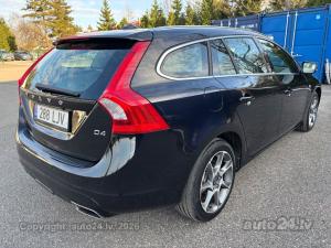 Melns Volvo V60 2015 Paide, ar dzinēja tilpumu 2.00 L un nobraukumu 268 tūkst. km par 8690 €, foto 5 vietnē AUTOMOTO.COM.LV