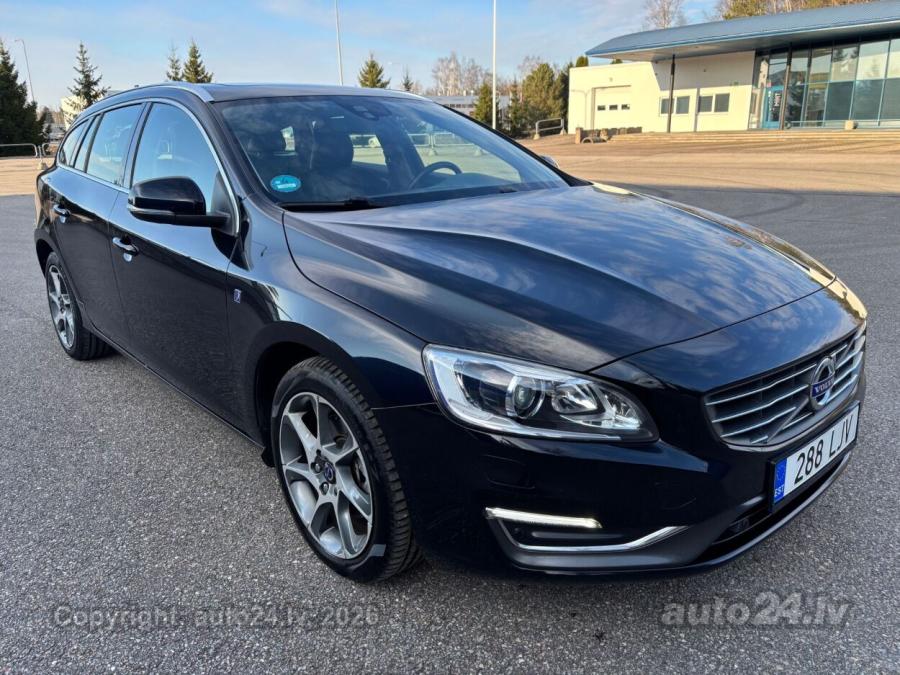 Melns Volvo V60 2015 Paide, ar dzinēja tilpumu 2.00 L un nobraukumu 268 tūkst. km par 8690 €, foto 6 vietnē AUTOMOTO.COM.LV