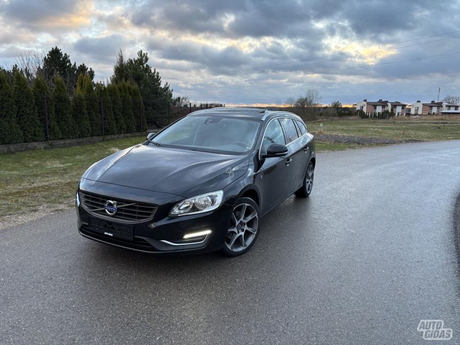 Black Volvo V60 2015 in Kaunas, with an engine capacity of 2.00 L and mileage of 290 thousand km for 6650 €, photo 1 on AUTOMOTO.COM.LV