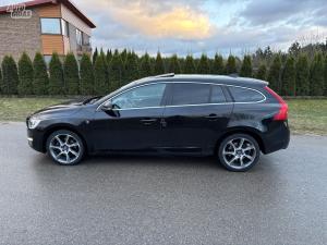 Black Volvo V60 2015 in Kaunas, with an engine capacity of 2.00 L and mileage of 290 thousand km for 6650 €, photo 6 on AUTOMOTO.COM.LV