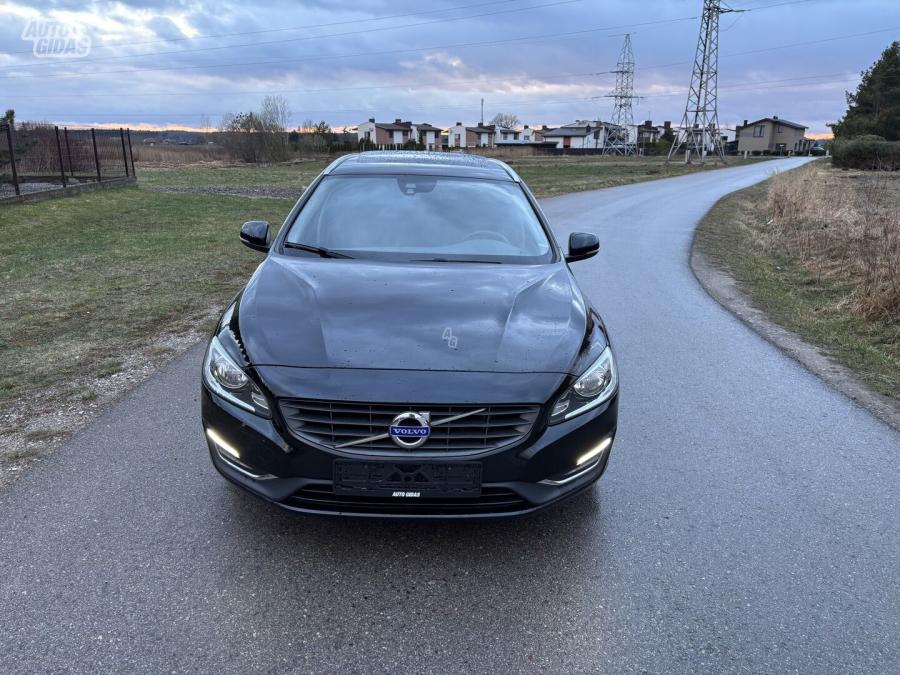 Black Volvo V60 2015 in Kaunas, with an engine capacity of 2.00 L and mileage of 290 thousand km for 6650 €, photo 9 on AUTOMOTO.COM.LV