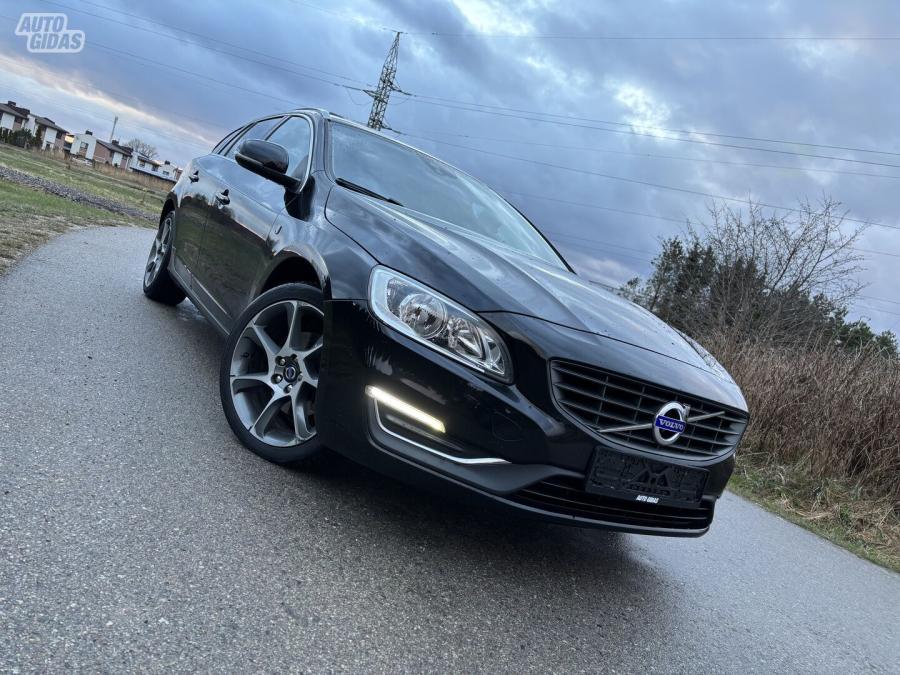 Black Volvo V60 2015 in Kaunas, with an engine capacity of 2.00 L and mileage of 290 thousand km for 6650 €, photo 11 on AUTOMOTO.COM.LV