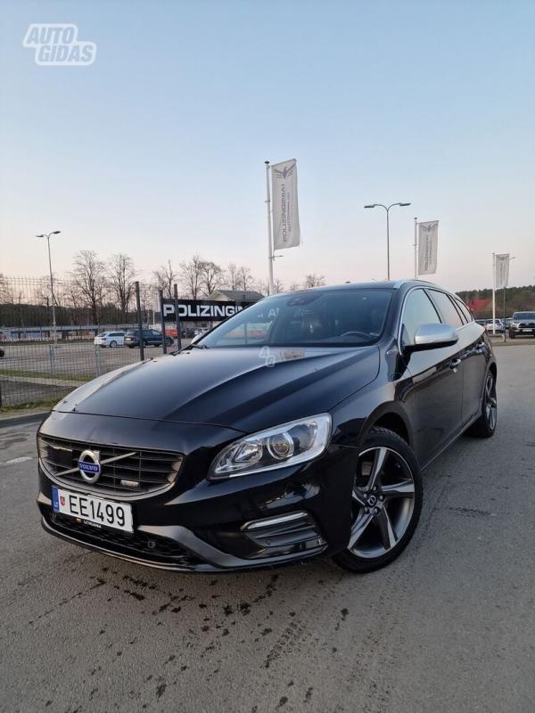 Black Volvo V60 2015 in Vilnius, with an engine capacity of 2.40 L and mileage of 253 thousand km for 9900 €, photo 3 on AUTOMOTO.COM.LV