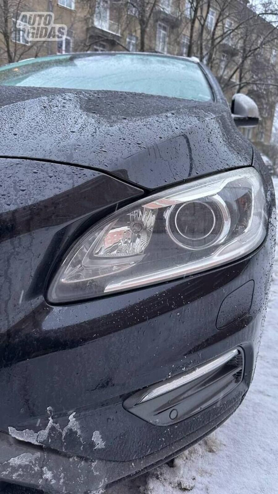 Melns Volvo V60 2015 Viļņa, ar dzinēja tilpumu 2.40 L un nobraukumu 253 tūkst. km par 9900 €, foto 12 vietnē AUTOMOTO.COM.LV