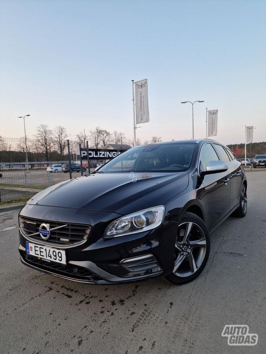 Melns Volvo V60 2015 Viļņa, ar dzinēja tilpumu 2.40 L un nobraukumu 253 tūkst. km par 8999 €, foto 4 vietnē AUTOMOTO.COM.LV