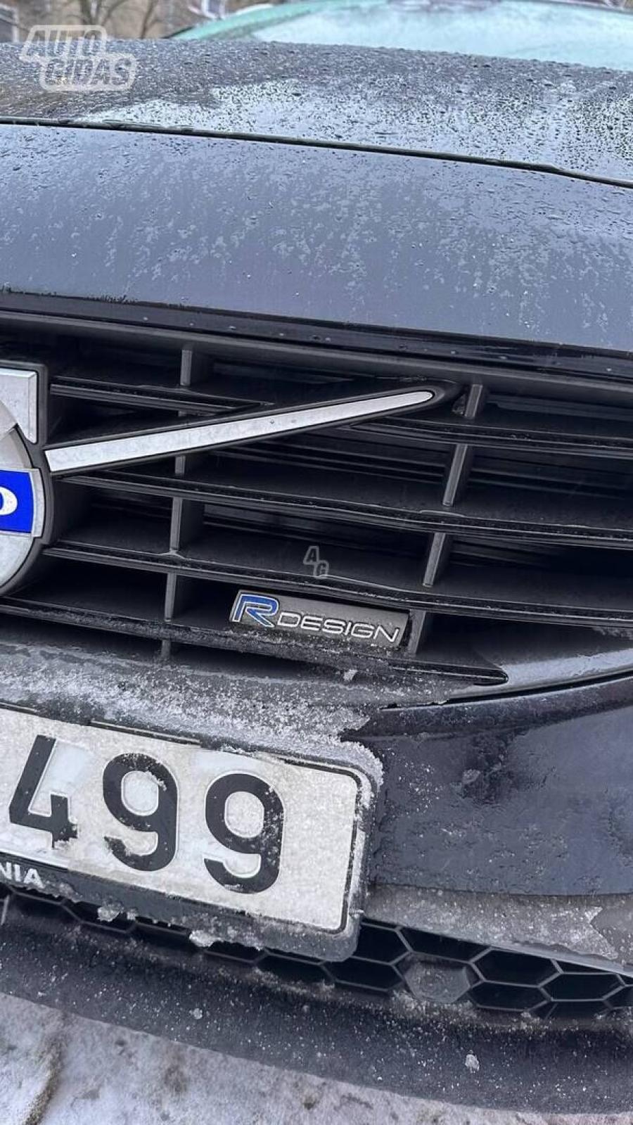 Melns Volvo V60 2015 Viļņa, ar dzinēja tilpumu 2.40 L un nobraukumu 253 tūkst. km par 8999 €, foto 7 vietnē AUTOMOTO.COM.LV