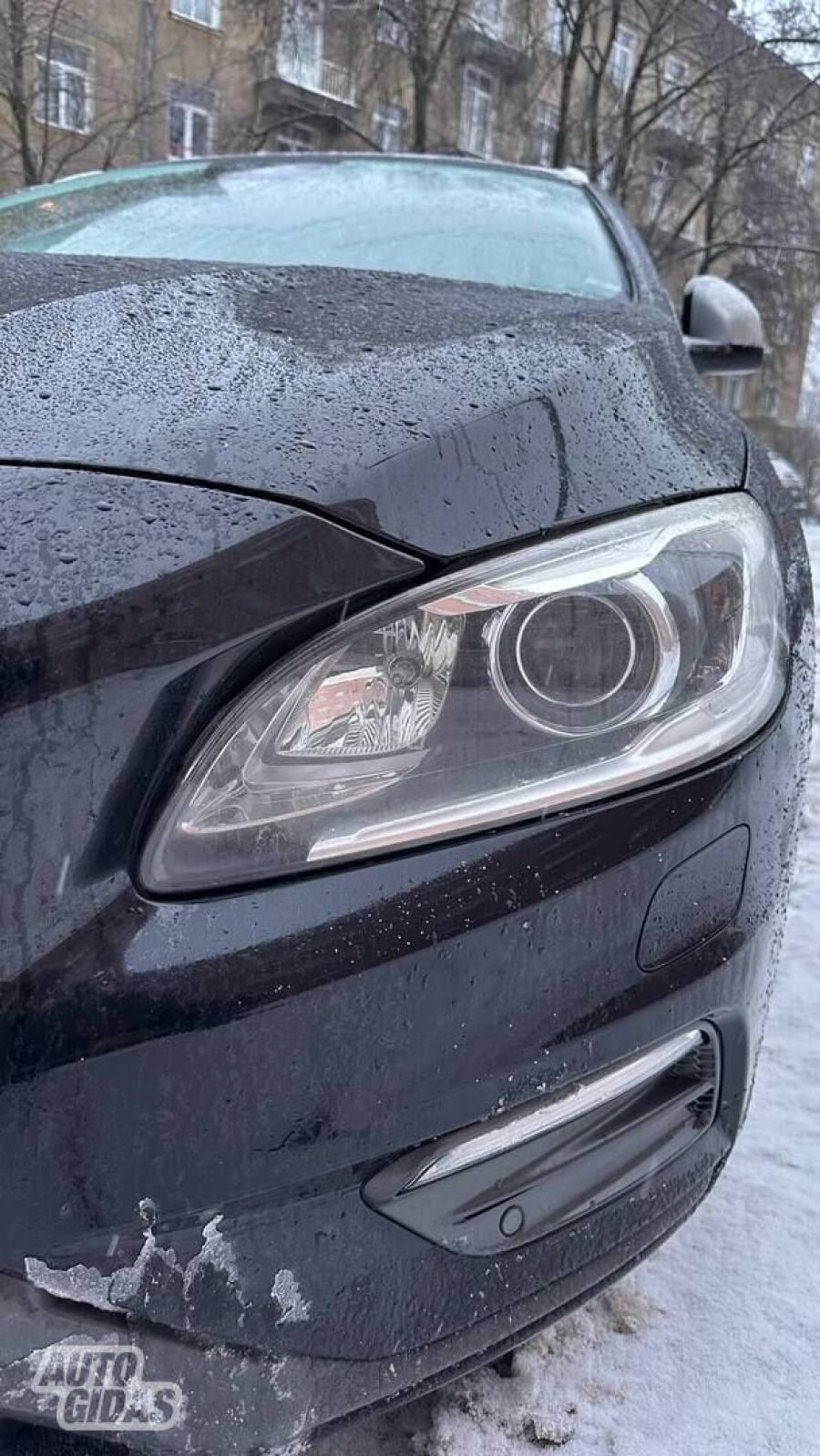 Melns Volvo V60 2015 Viļņa, ar dzinēja tilpumu 2.40 L un nobraukumu 253 tūkst. km par 8999 €, foto 12 vietnē AUTOMOTO.COM.LV