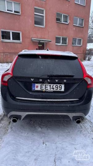 Melns Volvo V60 2015 Viļņa, ar dzinēja tilpumu 2.40 L un nobraukumu 253 tūkst. km par 8999 €, foto 13 vietnē AUTOMOTO.COM.LV