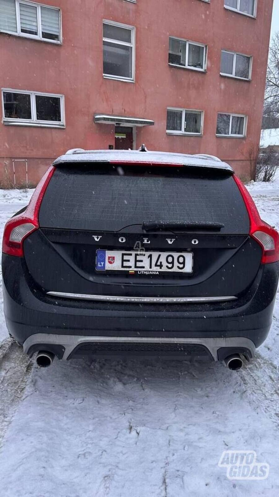 Melns Volvo V60 2015 Viļņa, ar dzinēja tilpumu 2.40 L un nobraukumu 253 tūkst. km par 8999 €, foto 13 vietnē AUTOMOTO.COM.LV