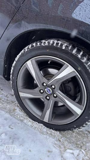 Melns Volvo V60 2015 Viļņa, ar dzinēja tilpumu 2.40 L un nobraukumu 253 tūkst. km par 8999 €, foto 22 vietnē AUTOMOTO.COM.LV