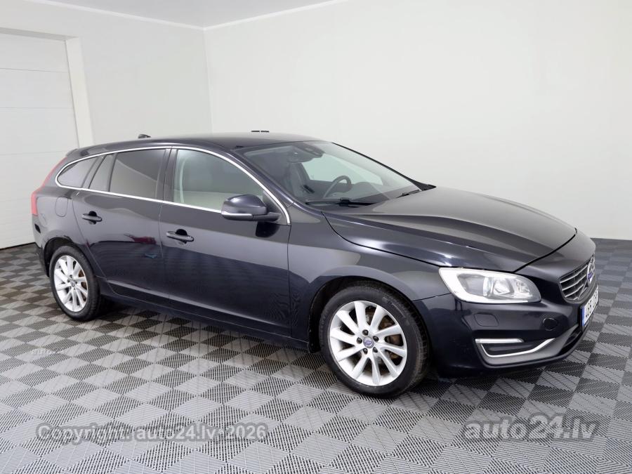 Black Volvo V60 2015 in Tallinn, with an engine capacity of 2.00 L and mileage of 339 thousand km for 4999 €, photo 1 on AUTOMOTO.COM.LV