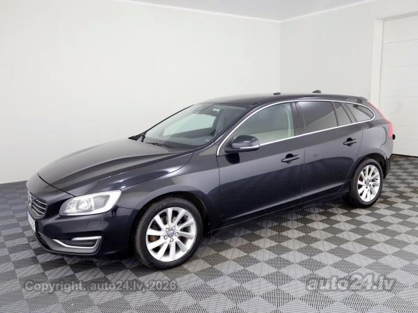 Black Volvo V60 2015 in Tallinn, with an engine capacity of 2.00 L and mileage of 339 thousand km for 4999 €, photo 2 on AUTOMOTO.COM.LV