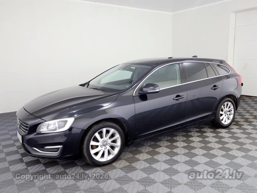 Black Volvo V60 2015 in Tallinn, with an engine capacity of 2.00 L and mileage of 339 thousand km for 4999 €, photo 3 on AUTOMOTO.COM.LV
