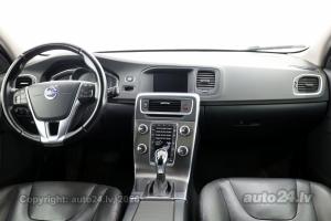 Black Volvo V60 2015 in Tallinn, with an engine capacity of 2.00 L and mileage of 339 thousand km for 4999 €, photo 6 on AUTOMOTO.COM.LV