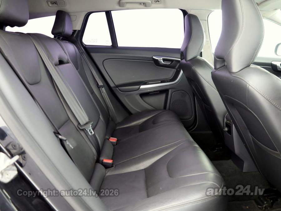 Black Volvo V60 2015 in Tallinn, with an engine capacity of 2.00 L and mileage of 339 thousand km for 4999 €, photo 8 on AUTOMOTO.COM.LV