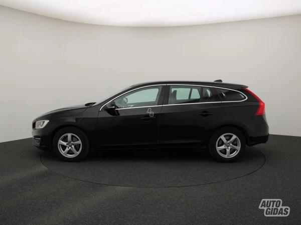 Black Volvo V60 2015 in Vilnius, with an engine capacity of 2.00 L and mileage of 185 thousand km for 9199 €, photo 6 on AUTOMOTO.COM.LV