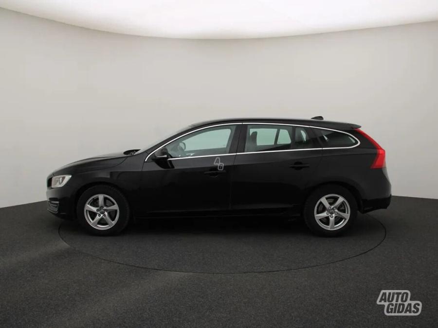 Black Volvo V60 2015 in Vilnius, with an engine capacity of 2.00 L and mileage of 185 thousand km for 9199 €, photo 7 on AUTOMOTO.COM.LV