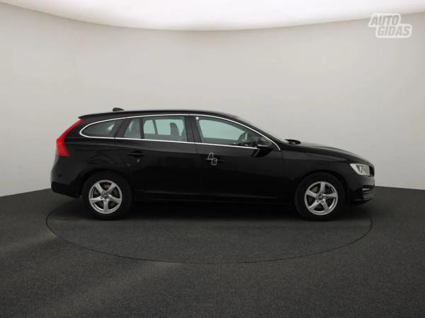Black Volvo V60 2015 in Vilnius, with an engine capacity of 2.00 L and mileage of 185 thousand km for 9199 €, photo 9 on AUTOMOTO.COM.LV