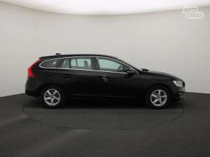 Black Volvo V60 2015 in Vilnius, with an engine capacity of 2.00 L and mileage of 185 thousand km for 9199 €, photo 10 on AUTOMOTO.COM.LV
