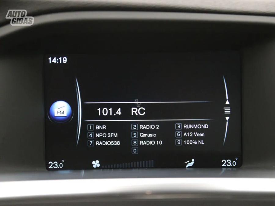 Black Volvo V60 2015 in Vilnius, with an engine capacity of 2.00 L and mileage of 185 thousand km for 9199 €, photo 23 on AUTOMOTO.COM.LV