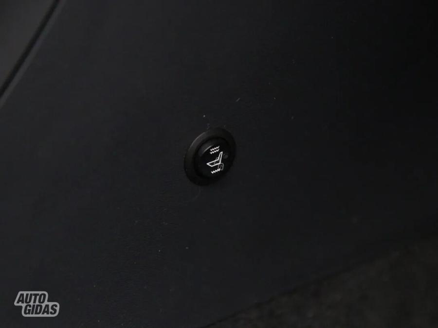 Black Volvo V60 2015 in Vilnius, with an engine capacity of 2.00 L and mileage of 185 thousand km for 9199 €, photo 32 on AUTOMOTO.COM.LV